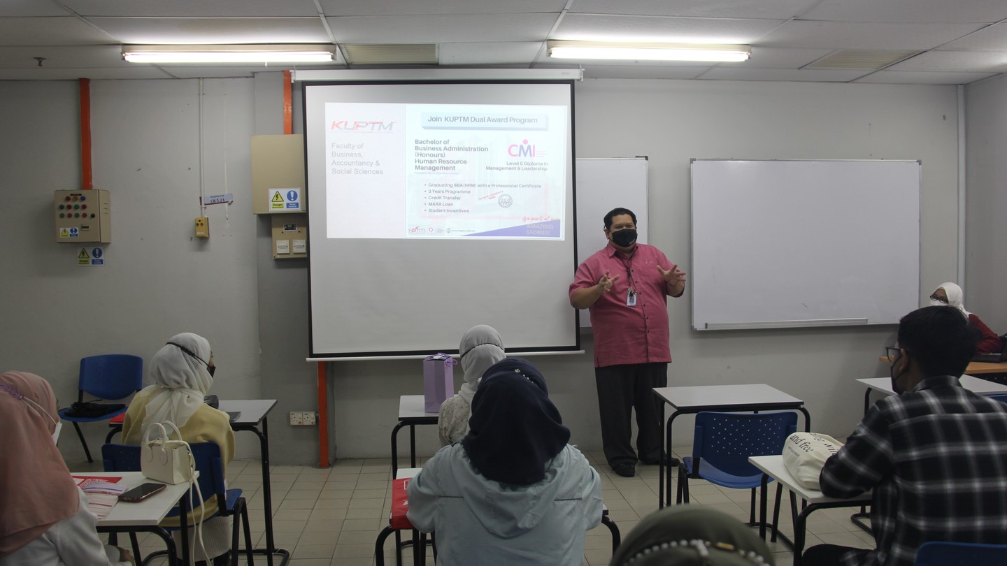 Lawatan Pelajar Kolej Poly-Tech MARA Batu Pahat Ke Kolej Universiti ...