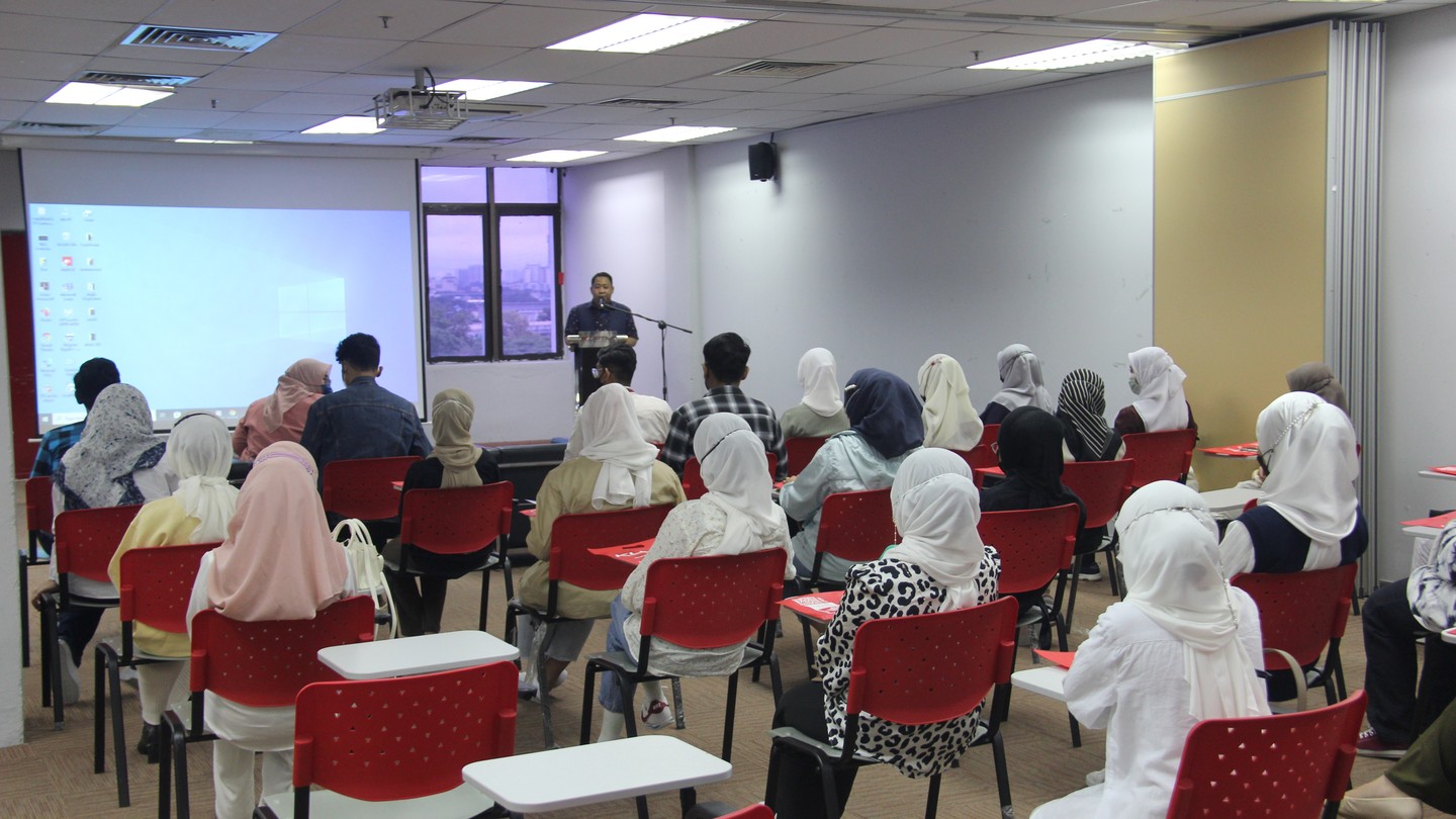 Lawatan Pelajar Kolej Poly-Tech MARA Batu Pahat Ke Kolej Universiti ...